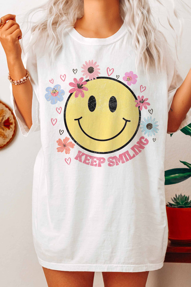 Keep Smiling Tee – Teaching Takes Passion